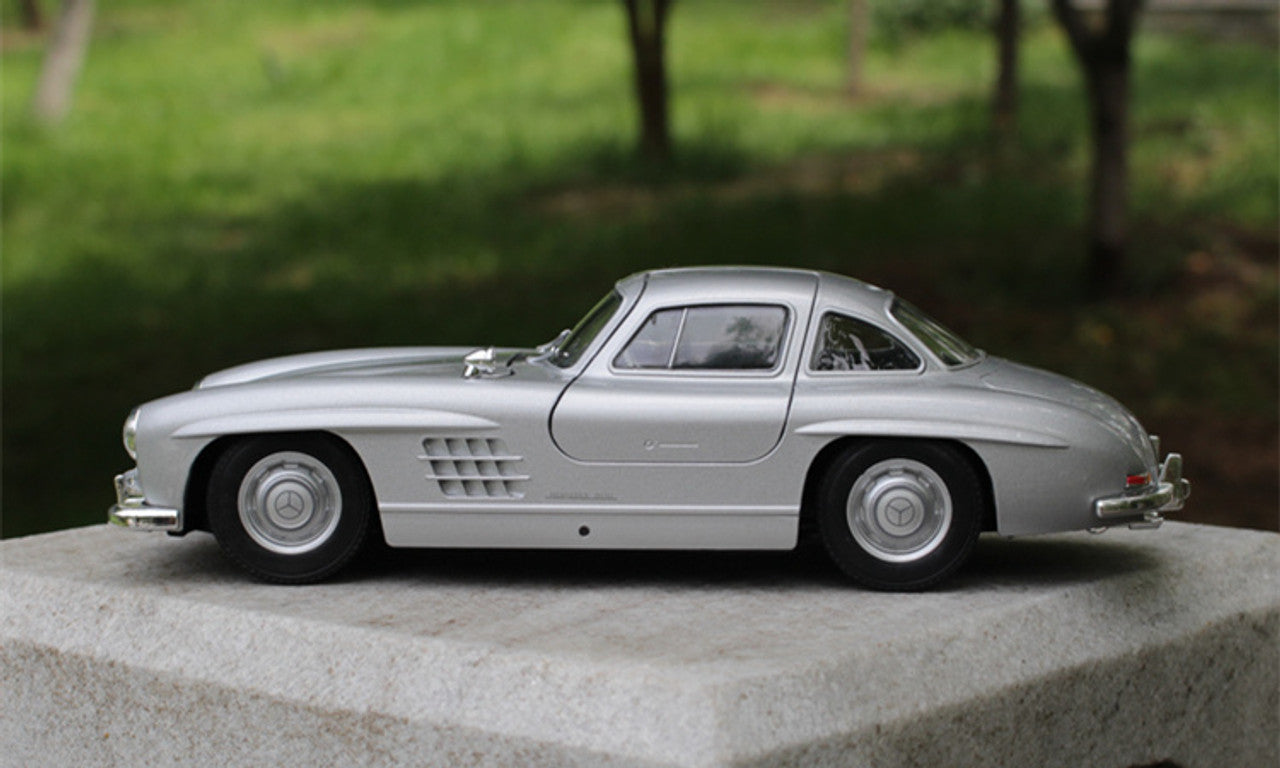 Mercedes Benz 300SL – Tiny Motors